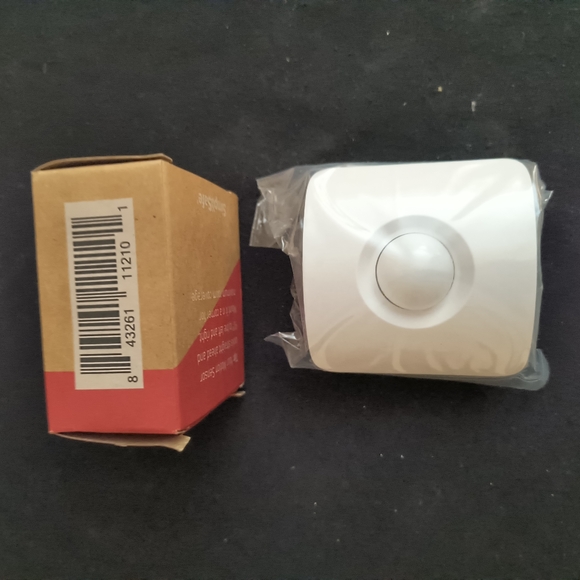 SimpliSafe | Other | Simplisafe Ms3 White Motion Sensor | Poshmark